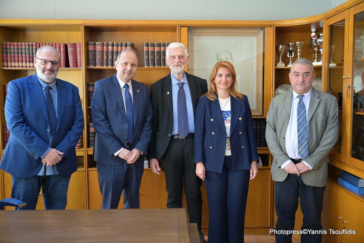 Συνάντηση του Υφυπουργού Εξωτερικών, Γιάννη Λοβέρδου, με τον Πρύτανη ...